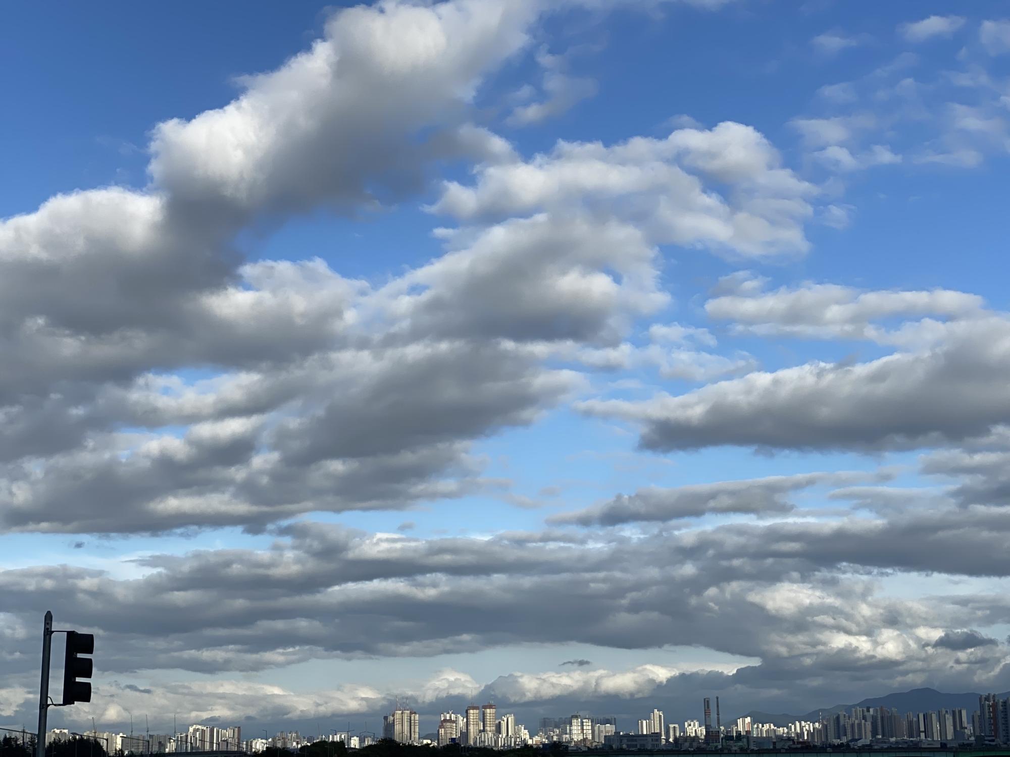 잇싸 - ⛅️☁️☁️